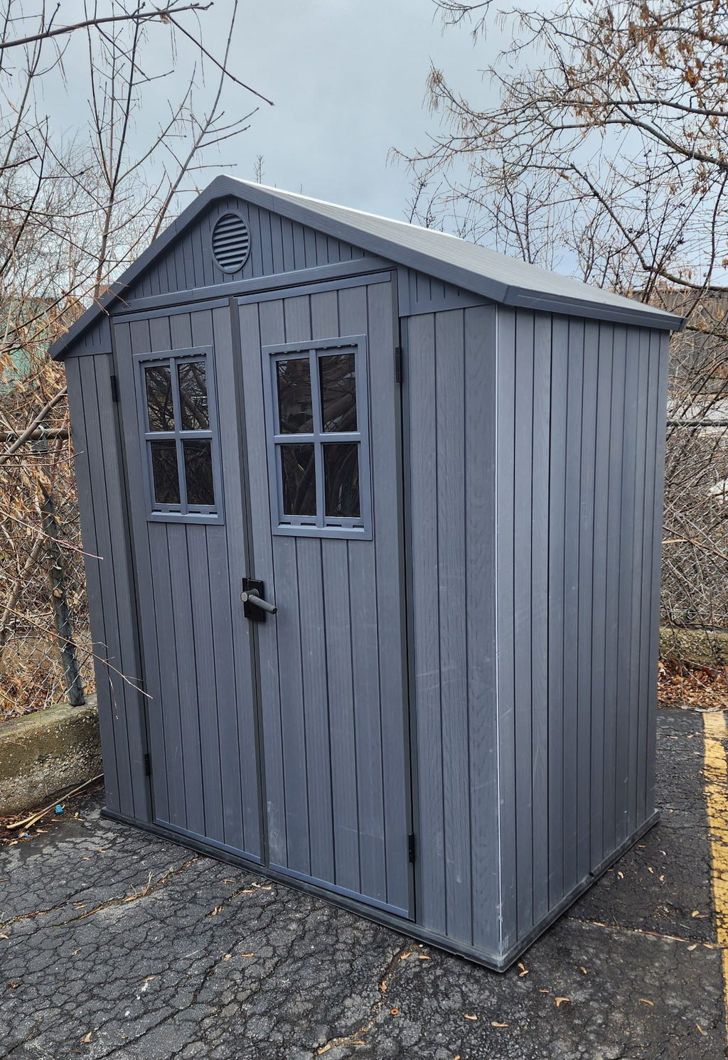 KETER DARWIN 6X4 SHED already assembled, floor model, never used, alre